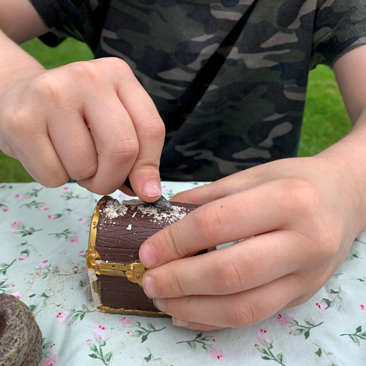 NATIONAL GEOGRAPHIC TREASURE MINI DIG KIT – Science World Science Store